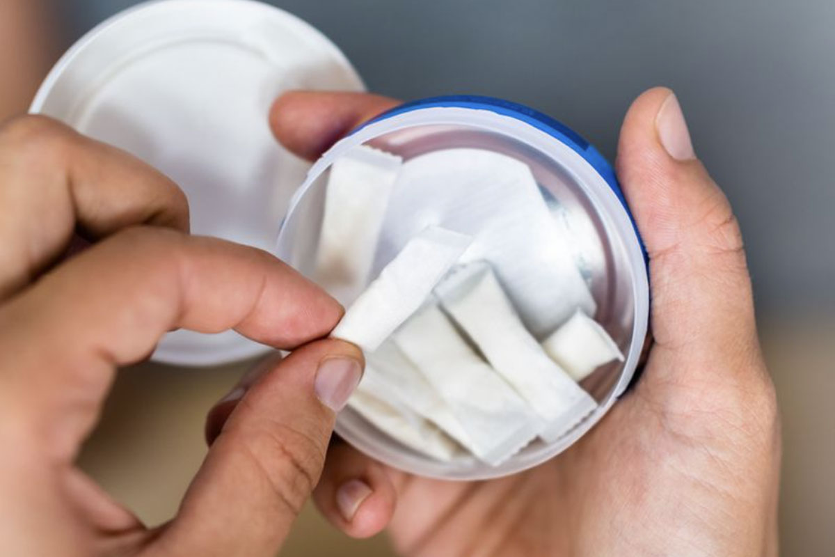 How to Use Nicotine Pouches: A Complete Guide for Beginners